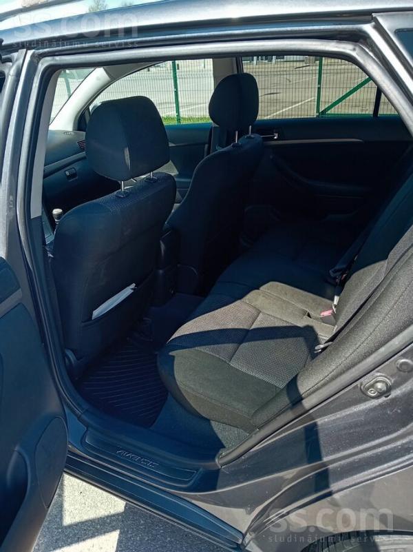 Pelēks Toyota Avensis 2008 Ogre, ar dzinēja tilpumu 2.20 L un nobraukumu 320 tūkst. km par 1800 €, foto 5 vietnē AUTOMOTO.COM.LV