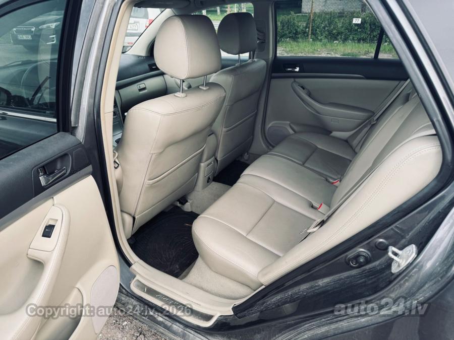 Серый Тойота Авенсис 2008 в Таллин, объемом двигателя 2.20 л и пробегом 250 тыс. км за 1500 €, фото 10 на AUTOMOTO.COM.LV