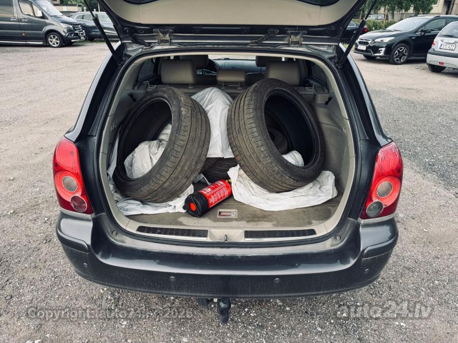 Серый Тойота Авенсис 2008 в Таллин, объемом двигателя 2.20 л и пробегом 250 тыс. км за 1500 €, фото 11 на AUTOMOTO.COM.LV