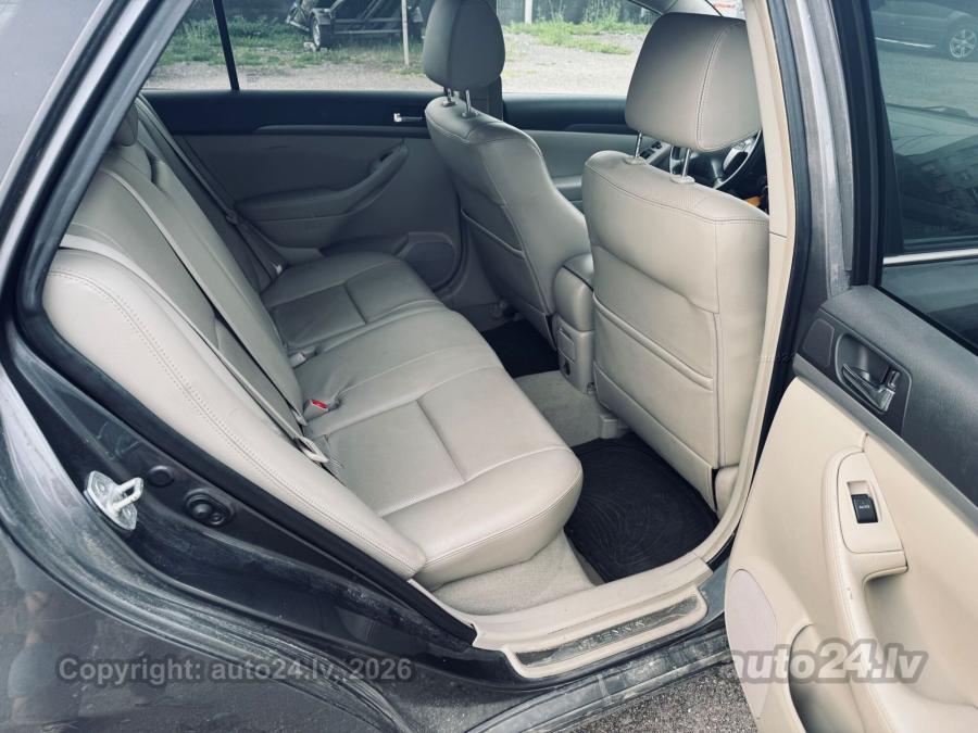 Серый Тойота Авенсис 2008 в Таллин, объемом двигателя 2.20 л и пробегом 250 тыс. км за 1500 €, фото 12 на AUTOMOTO.COM.LV