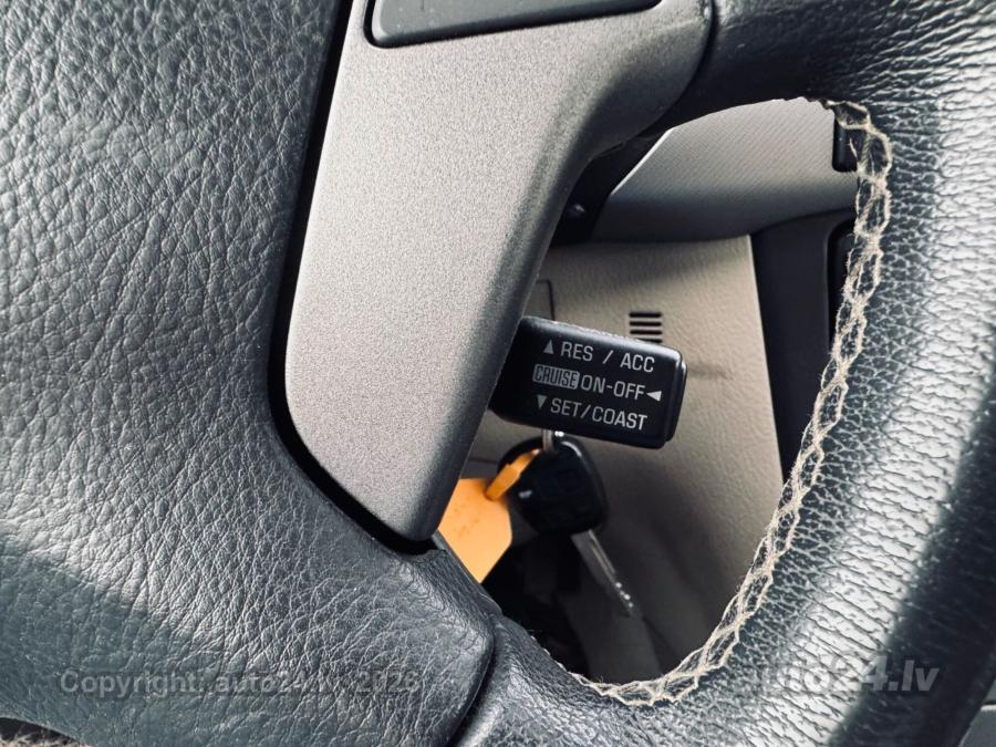 Серый Тойота Авенсис 2008 в Таллин, объемом двигателя 2.20 л и пробегом 250 тыс. км за 1500 €, фото 15 на AUTOMOTO.COM.LV