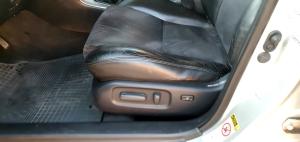 Grey Toyota Avensis 2008 in Vilnius, with an engine capacity of 2.20 L and mileage of 300 thousand km for 2100 €, photo 9 on AUTOMOTO.COM.LV