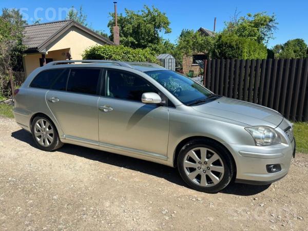 Grey Toyota Avensis 2008 in Jelgava, with an engine capacity of 2.20 L and mileage of 284 thousand km for 2500 €, photo 2 on AUTOMOTO.COM.LV