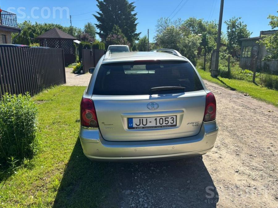 Серый Тойота Авенсис 2008 в Елгава, объемом двигателя 2.20 л и пробегом 284 тыс. км за 2500 €, фото 4 на AUTOMOTO.COM.LV
