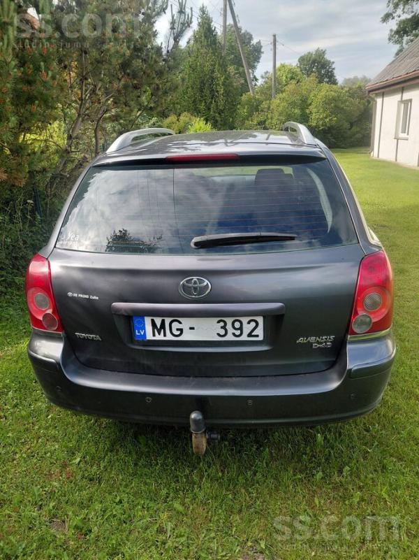 Pelēks Toyota Avensis 2008 Limbaži, ar dzinēja tilpumu 2.00 L un nobraukumu 292 tūkst. km par 2500 €, foto 2 vietnē AUTOMOTO.COM.LV