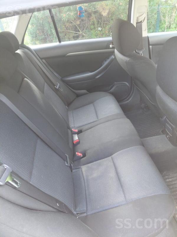 Pelēks Toyota Avensis 2008 Limbaži, ar dzinēja tilpumu 2.00 L un nobraukumu 292 tūkst. km par 2500 €, foto 5 vietnē AUTOMOTO.COM.LV
