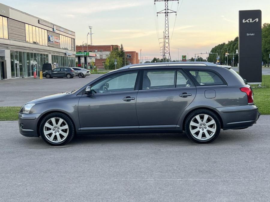 Серый Тойота Авенсис 2008 в Нарва, объемом двигателя 2.00 л и пробегом 312 тыс. км за 1999 €, фото 5 на AUTOMOTO.COM.LV