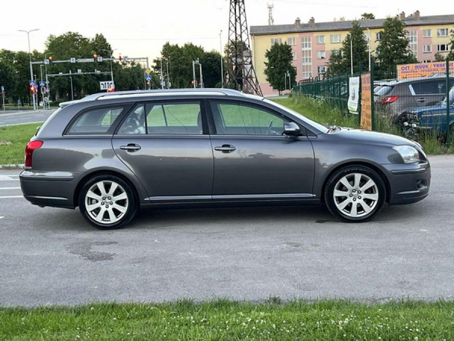 Серый Тойота Авенсис 2008 в Нарва, объемом двигателя 2.00 л и пробегом 312 тыс. км за 1999 €, фото 6 на AUTOMOTO.COM.LV