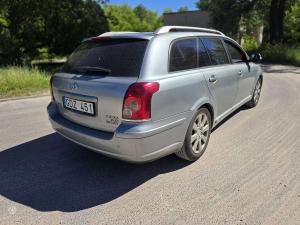 Pelēks Toyota Avensis 2008 Viļņa, ar dzinēja tilpumu 2.23 L un nobraukumu 360 tūkst. km par 1300 €, foto 4 vietnē AUTOMOTO.COM.LV