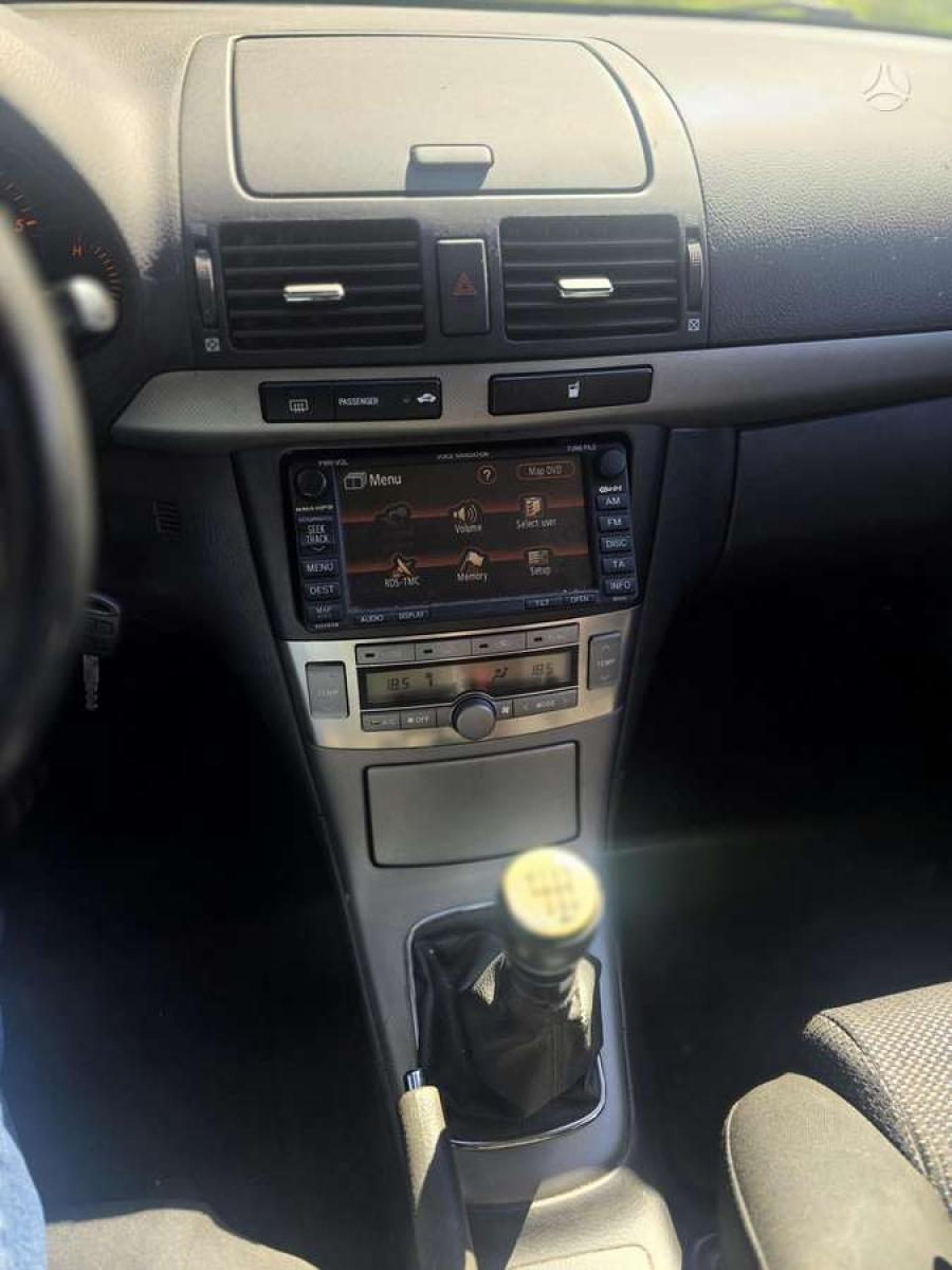 Pelēks Toyota Avensis 2008 Viļņa, ar dzinēja tilpumu 2.23 L un nobraukumu 360 tūkst. km par 1300 €, foto 9 vietnē AUTOMOTO.COM.LV