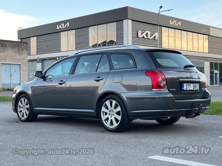 Серый Тойота Авенсис 2008 в Нарва, объемом двигателя 2.00 л и пробегом 315 тыс. км за 1999 €, фото 12 на AUTOMOTO.COM.LV