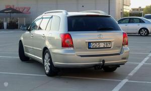 Pelēks Toyota Avensis 2008 Viļņa, ar dzinēja tilpumu 2.23 L un nobraukumu 300 tūkst. km par 1950 €, foto 4 vietnē AUTOMOTO.COM.LV