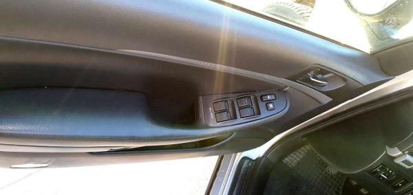 Grey Toyota Avensis 2008 in Vilnius, with an engine capacity of 2.23 L and mileage of 300 thousand km for 1950 €, photo 5 on AUTOMOTO.COM.LV