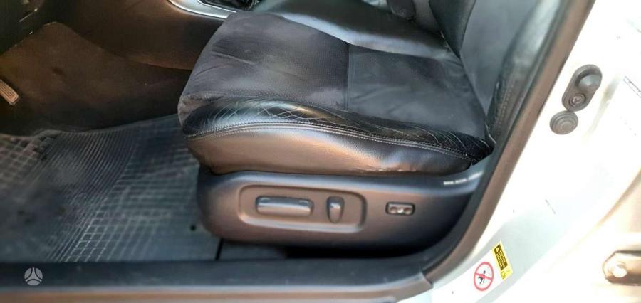 Pelēks Toyota Avensis 2008 Viļņa, ar dzinēja tilpumu 2.23 L un nobraukumu 300 tūkst. km par 1950 €, foto 10 vietnē AUTOMOTO.COM.LV
