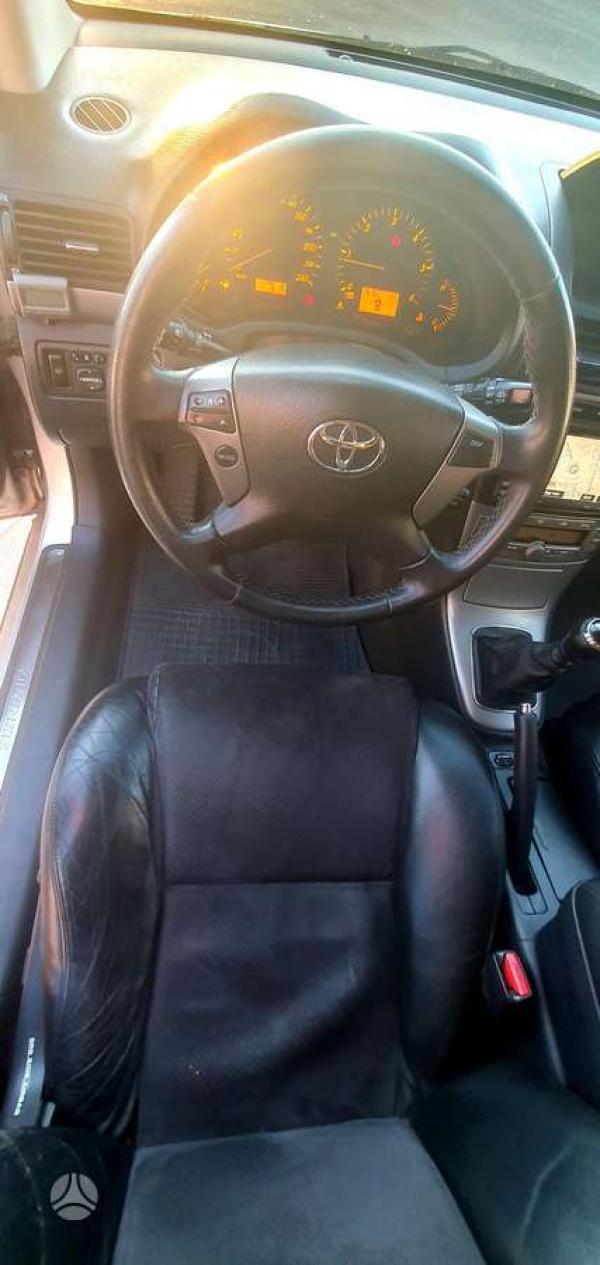 Grey Toyota Avensis 2008 in Vilnius, with an engine capacity of 2.23 L and mileage of 300 thousand km for 1950 €, photo 10 on AUTOMOTO.COM.LV