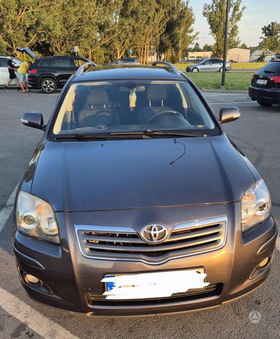 Pelēks Toyota Avensis 2008 Šauļi, ar dzinēja tilpumu 2.00 L un nobraukumu 292 tūkst. km par 2600 €, foto 1 vietnē AUTOMOTO.COM.LV