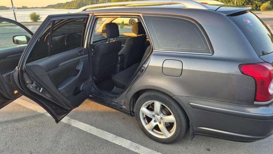 Pelēks Toyota Avensis 2008 Šauļi, ar dzinēja tilpumu 2.00 L un nobraukumu 292 tūkst. km par 2600 €, foto 6 vietnē AUTOMOTO.COM.LV