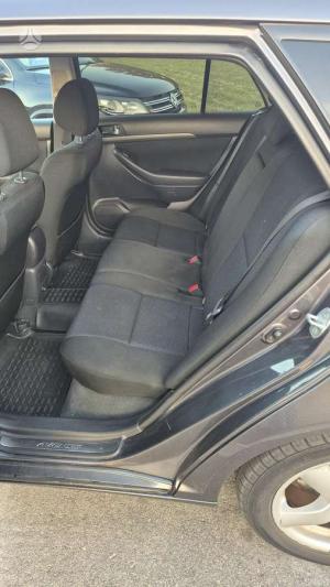 Pelēks Toyota Avensis 2008 Šauļi, ar dzinēja tilpumu 2.00 L un nobraukumu 292 tūkst. km par 2600 €, foto 9 vietnē AUTOMOTO.COM.LV