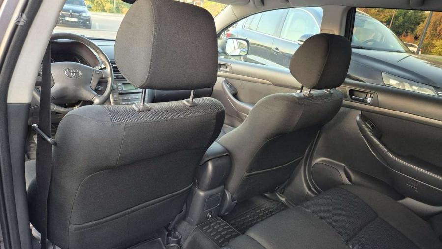 Pelēks Toyota Avensis 2008 Šauļi, ar dzinēja tilpumu 2.00 L un nobraukumu 292 tūkst. km par 2600 €, foto 11 vietnē AUTOMOTO.COM.LV