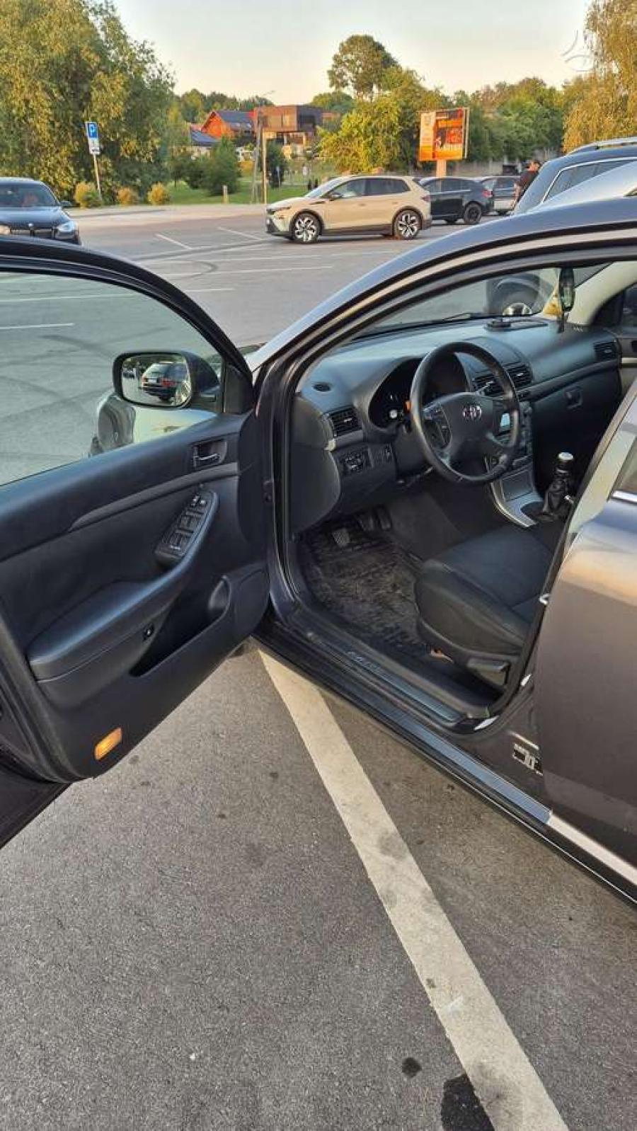 Pelēks Toyota Avensis 2008 Šauļi, ar dzinēja tilpumu 2.00 L un nobraukumu 292 tūkst. km par 2600 €, foto 19 vietnē AUTOMOTO.COM.LV