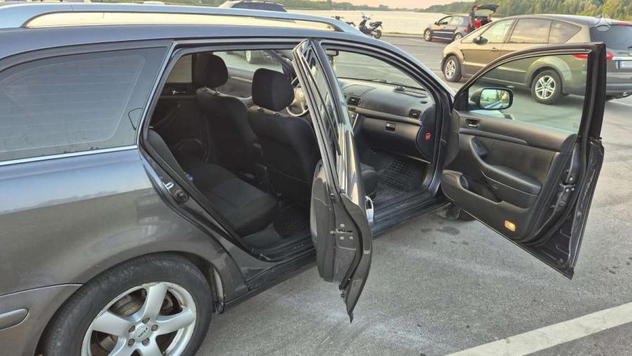 Pelēks Toyota Avensis 2008 Šauļi, ar dzinēja tilpumu 2.00 L un nobraukumu 292 tūkst. km par 2600 €, foto 20 vietnē AUTOMOTO.COM.LV