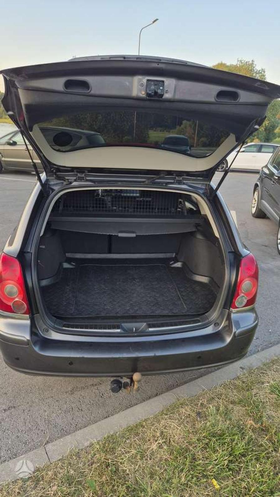 Pelēks Toyota Avensis 2008 Šauļi, ar dzinēja tilpumu 2.00 L un nobraukumu 292 tūkst. km par 2600 €, foto 22 vietnē AUTOMOTO.COM.LV