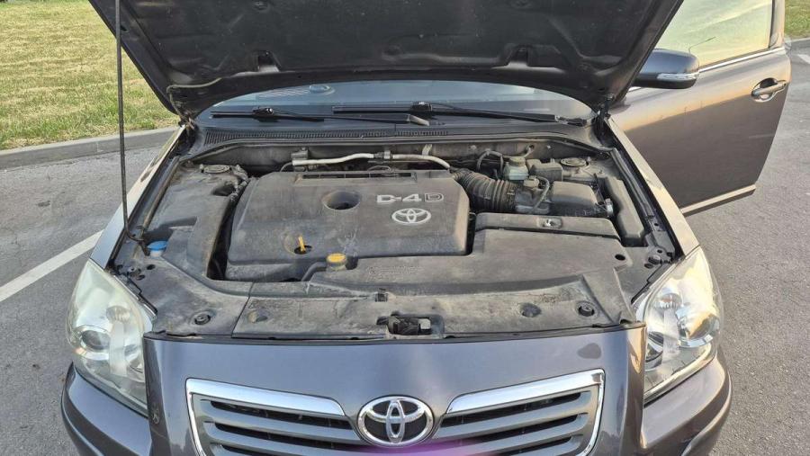 Pelēks Toyota Avensis 2008 Šauļi, ar dzinēja tilpumu 2.00 L un nobraukumu 292 tūkst. km par 2600 €, foto 25 vietnē AUTOMOTO.COM.LV