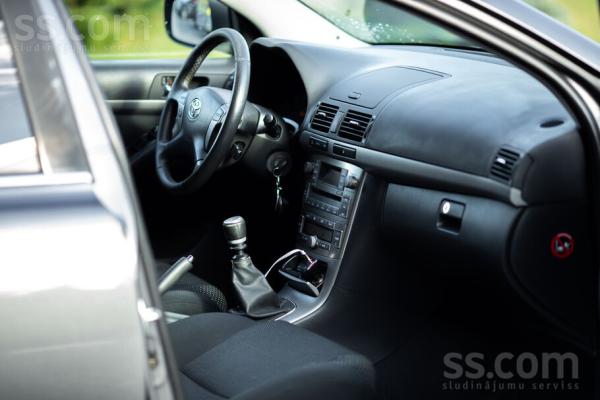 Grey Toyota Avensis 2008 in Kuldiga, with an engine capacity of 2.20 L and mileage of 361 thousand km for 1950 €, photo 5 on AUTOMOTO.COM.LV