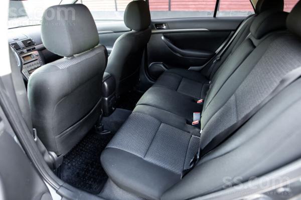 Grey Toyota Avensis 2008 in Kuldiga, with an engine capacity of 2.20 L and mileage of 361 thousand km for 1950 €, photo 9 on AUTOMOTO.COM.LV