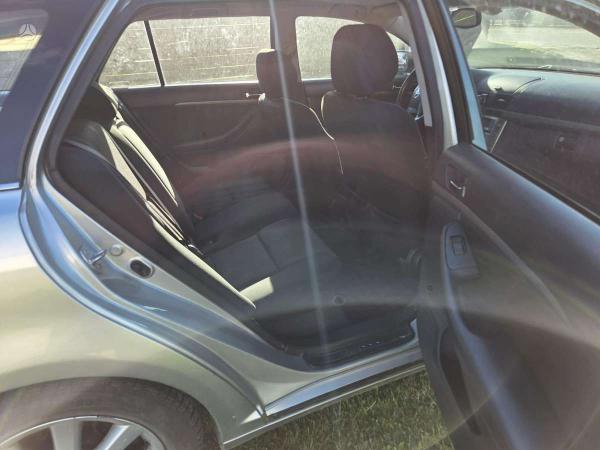 Grey Toyota Avensis 2008 in Vilnius, with an engine capacity of 2.23 L and mileage of 342 thousand km for 1750 €, photo 9 on AUTOMOTO.COM.LV