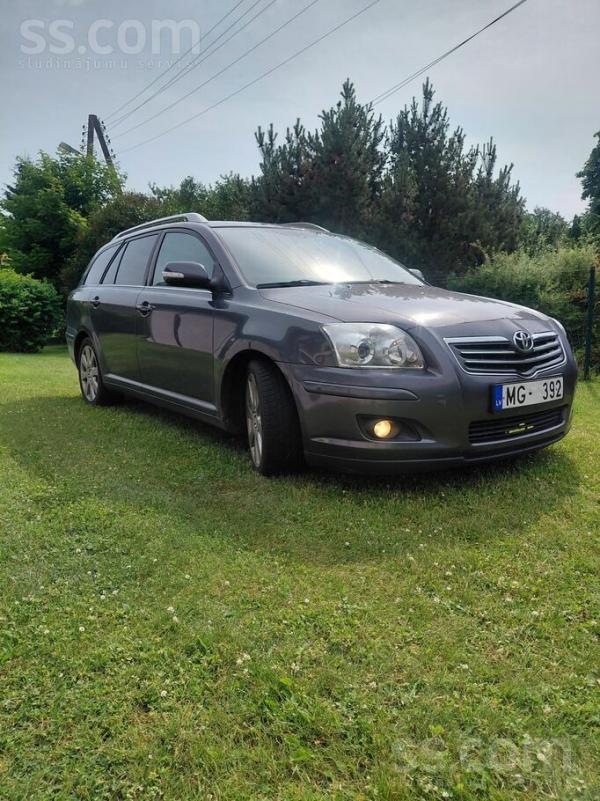 Grey Toyota Avensis 2008 in Limbazi, with an engine capacity of 2.00 L and mileage of 293 thousand km for 2500 €, photo 2 on AUTOMOTO.COM.LV