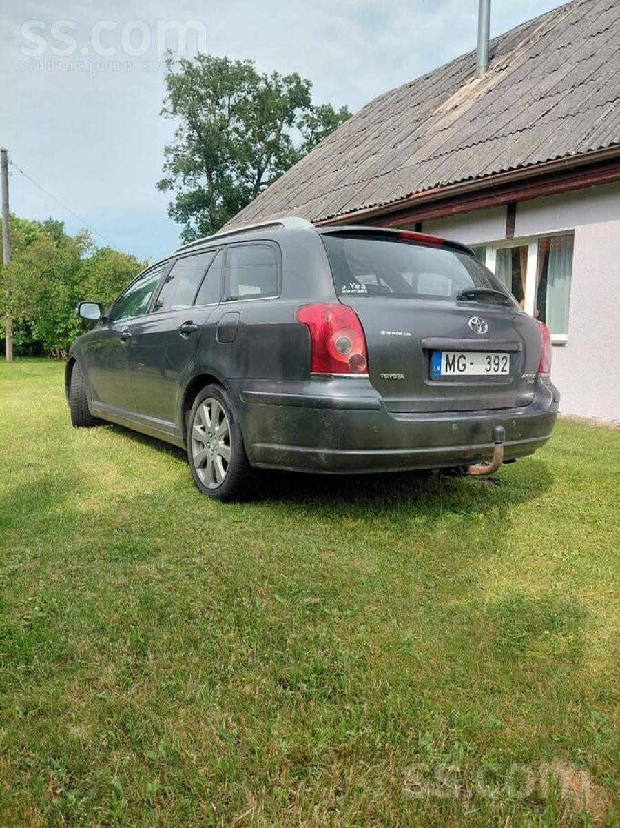 Pelēks Toyota Avensis 2008 Limbaži, ar dzinēja tilpumu 2.00 L un nobraukumu 293 tūkst. km par 2500 €, foto 5 vietnē AUTOMOTO.COM.LV