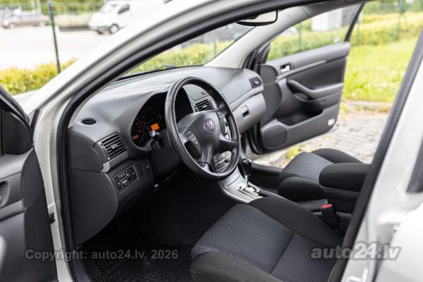 Grey Toyota Avensis 2008 in Tallinn, with an engine capacity of 2.40 L and mileage of 218 thousand km for 2599 €, photo 7 on AUTOMOTO.COM.LV
