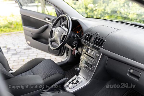 Grey Toyota Avensis 2008 in Tallinn, with an engine capacity of 2.40 L and mileage of 218 thousand km for 2599 €, photo 10 on AUTOMOTO.COM.LV