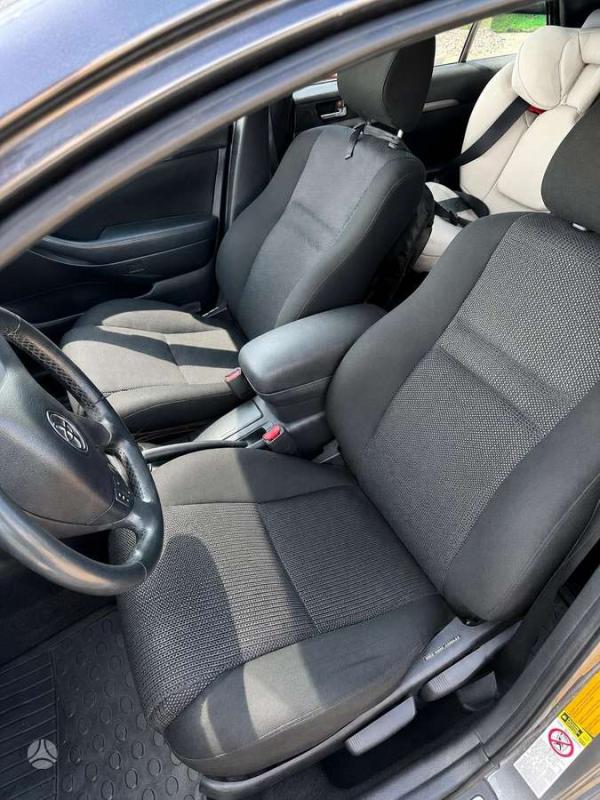 Pelēks Toyota Avensis 2008 Vilkaviškis, ar dzinēja tilpumu 2.00 L un nobraukumu 329 tūkst. km par 2200 €, foto 6 vietnē AUTOMOTO.COM.LV