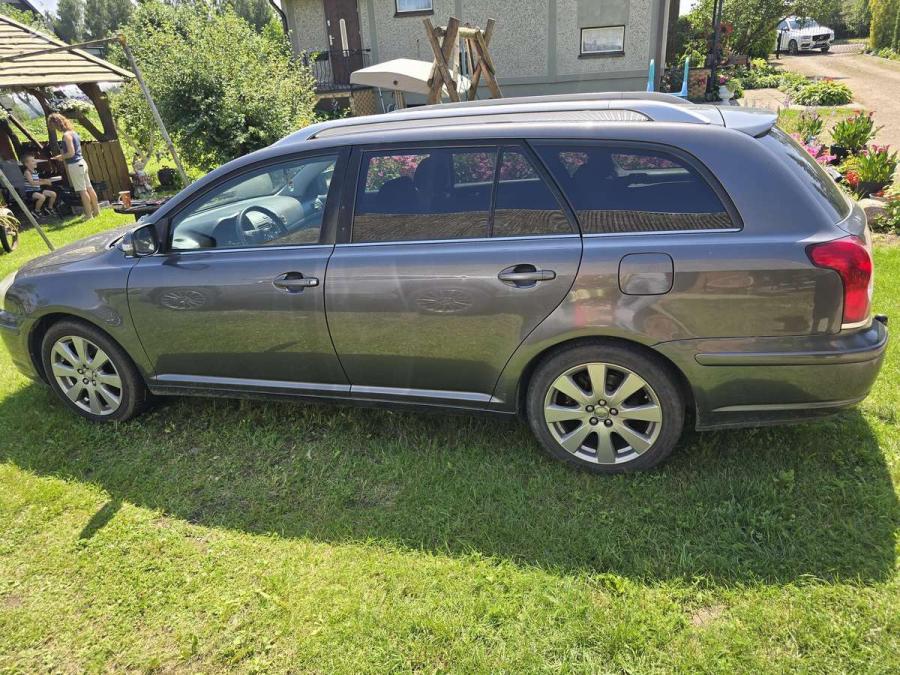 Grey Toyota Avensis 2008 in Vilnius, with an engine capacity of 2.00 L and mileage of 383 thousand km for 2700 €, photo 3 on AUTOMOTO.COM.LV