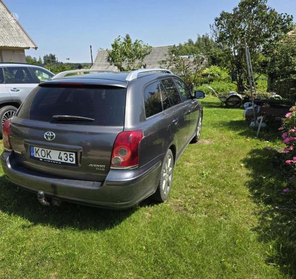 Pelēks Toyota Avensis 2008 Viļņa, ar dzinēja tilpumu 2.00 L un nobraukumu 383 tūkst. km par 2700 €, foto 6 vietnē AUTOMOTO.COM.LV