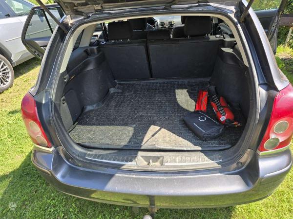 Pelēks Toyota Avensis 2008 Viļņa, ar dzinēja tilpumu 2.00 L un nobraukumu 383 tūkst. km par 2700 €, foto 9 vietnē AUTOMOTO.COM.LV