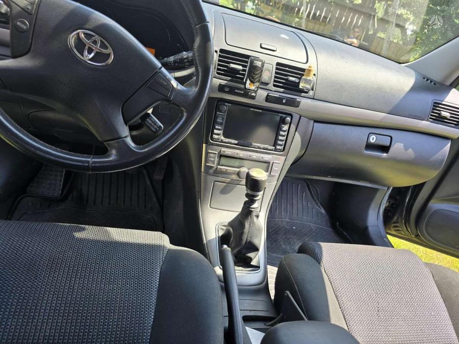 Grey Toyota Avensis 2008 in Vilnius, with an engine capacity of 2.00 L and mileage of 383 thousand km for 2700 €, photo 12 on AUTOMOTO.COM.LV