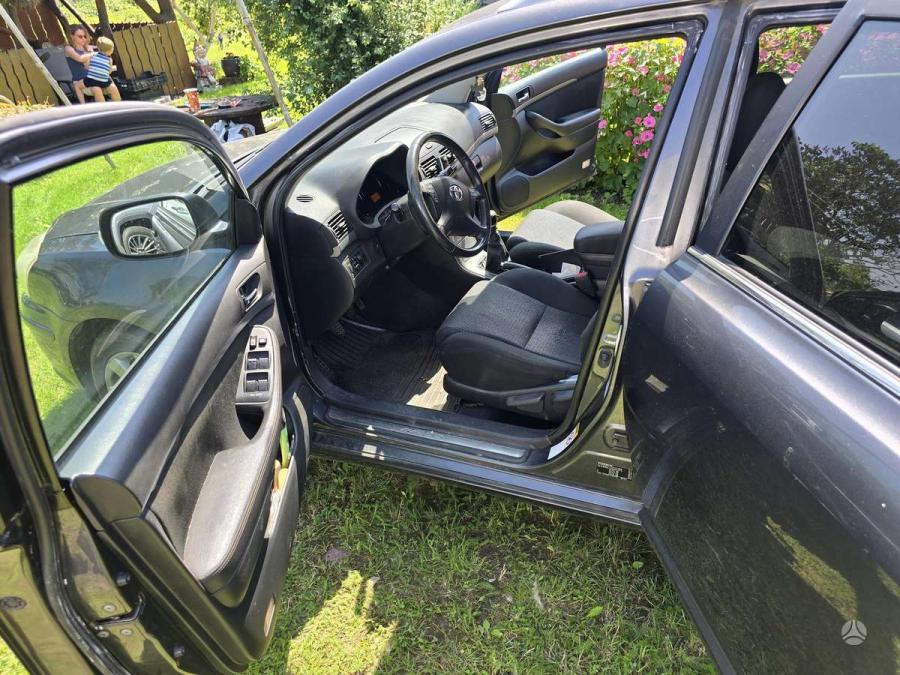 Grey Toyota Avensis 2008 in Vilnius, with an engine capacity of 2.00 L and mileage of 383 thousand km for 2700 €, photo 13 on AUTOMOTO.COM.LV