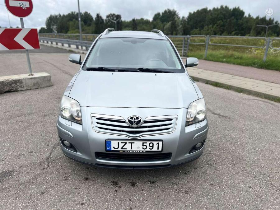 Grey Toyota Avensis 2008 in Vilnius, with an engine capacity of 2.23 L and mileage of 310 thousand km for 2300 €, photo 3 on AUTOMOTO.COM.LV