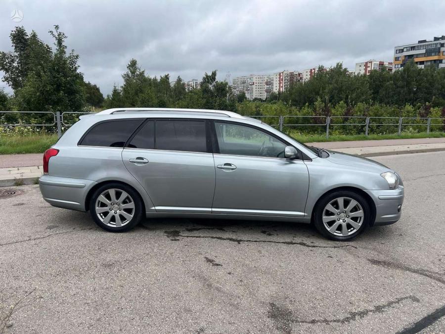 Grey Toyota Avensis 2008 in Vilnius, with an engine capacity of 2.23 L and mileage of 310 thousand km for 2300 €, photo 5 on AUTOMOTO.COM.LV