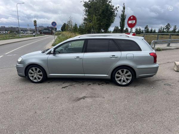 Pelēks Toyota Avensis 2008 Viļņa, ar dzinēja tilpumu 2.23 L un nobraukumu 310 tūkst. km par 2300 €, foto 8 vietnē AUTOMOTO.COM.LV