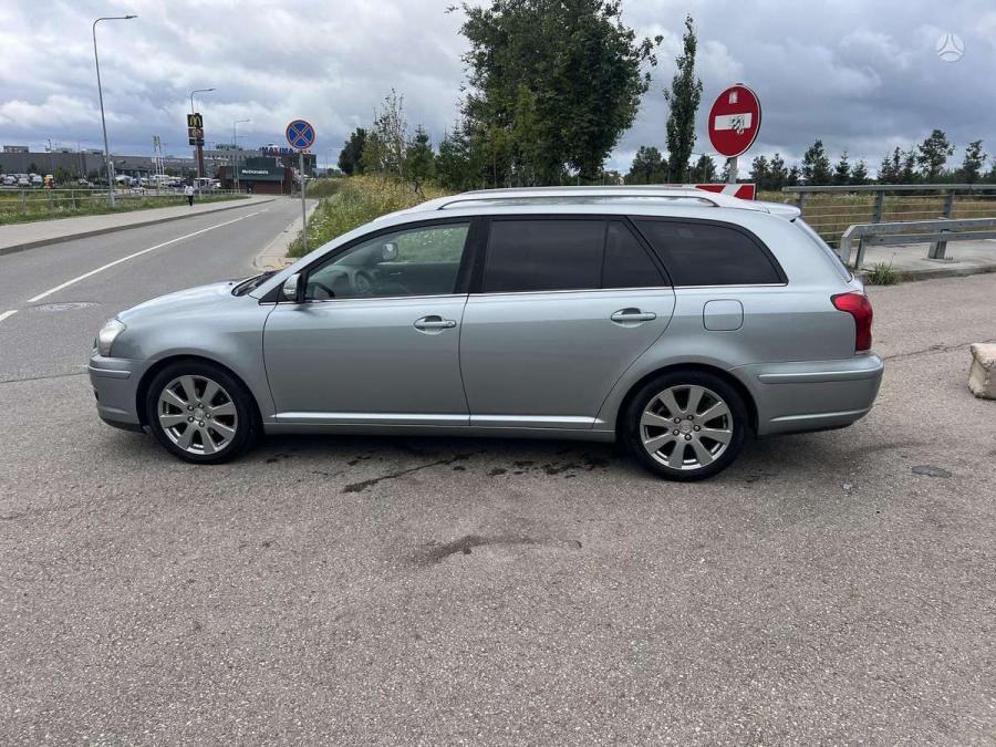 Grey Toyota Avensis 2008 in Vilnius, with an engine capacity of 2.23 L and mileage of 310 thousand km for 2300 €, photo 9 on AUTOMOTO.COM.LV