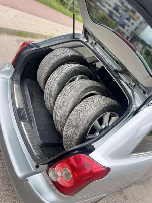 Grey Toyota Avensis 2008 in Vilnius, with an engine capacity of 2.23 L and mileage of 310 thousand km for 2300 €, photo 12 on AUTOMOTO.COM.LV