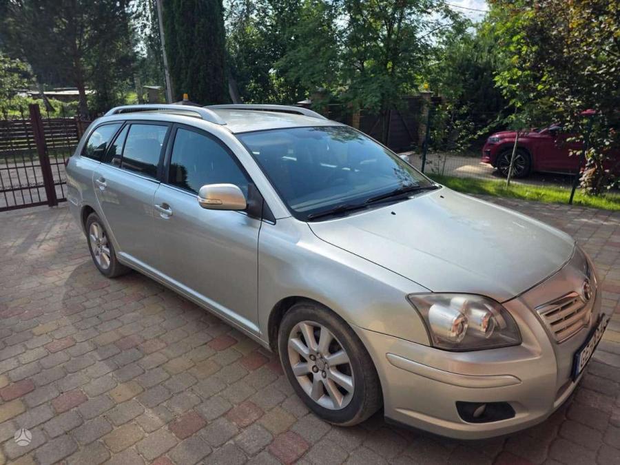 Серый Тойота Авенсис 2008 в Вильнюс, объемом двигателя 2.00 л и пробегом 281 тыс. км за 2100 €, фото 1 на AUTOMOTO.COM.LV