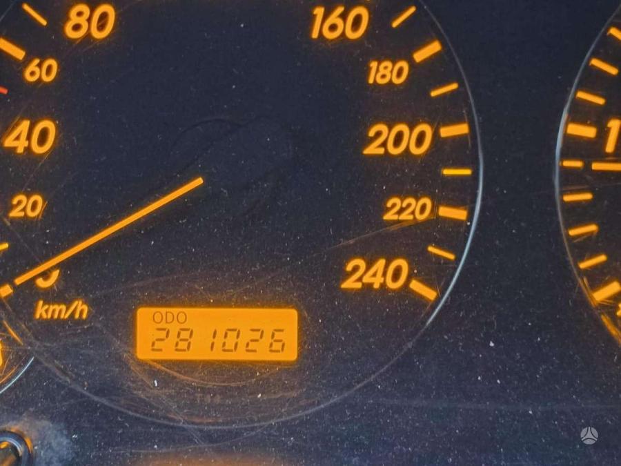 Серый Тойота Авенсис 2008 в Вильнюс, объемом двигателя 2.00 л и пробегом 281 тыс. км за 2100 €, фото 6 на AUTOMOTO.COM.LV