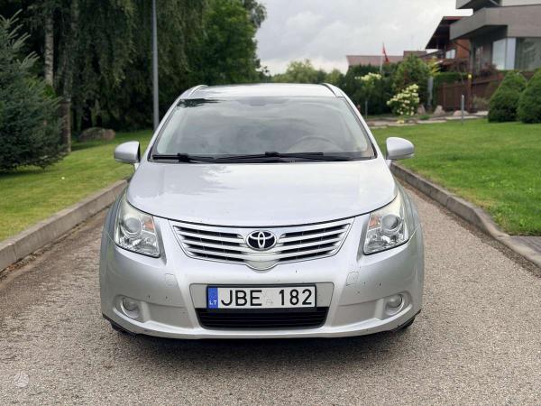 Pelēks Toyota Avensis 2008 Viļņa, ar dzinēja tilpumu 2.00 L un nobraukumu 270 tūkst. km par 2650 €, foto 2 vietnē AUTOMOTO.COM.LV