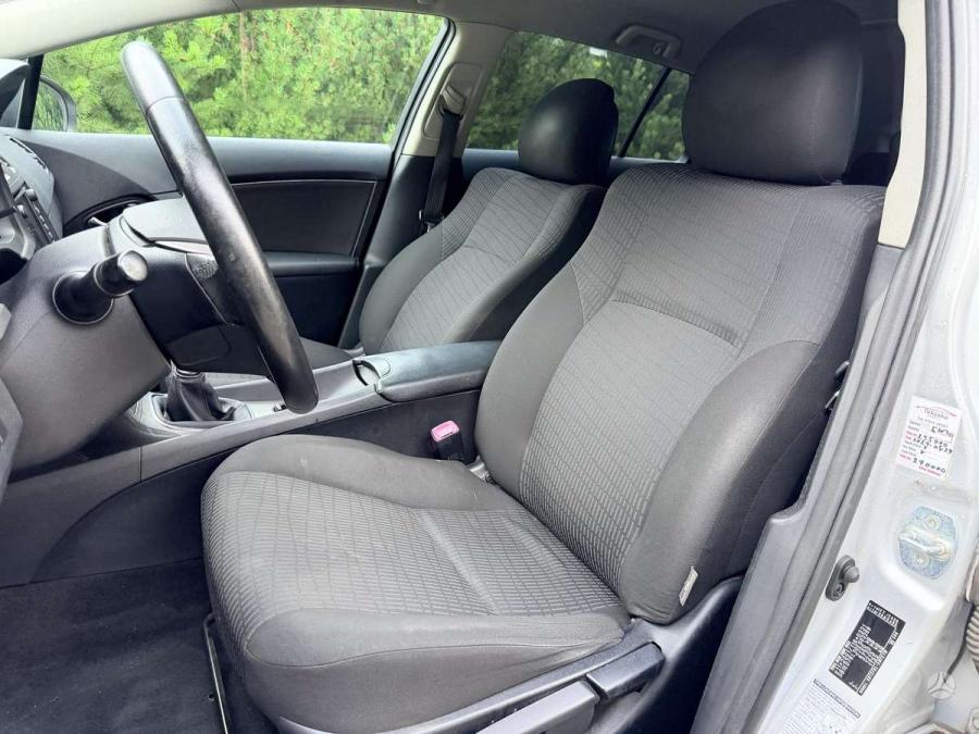 Grey Toyota Avensis 2008 in Vilnius, with an engine capacity of 2.00 L and mileage of 270 thousand km for 2650 €, photo 14 on AUTOMOTO.COM.LV