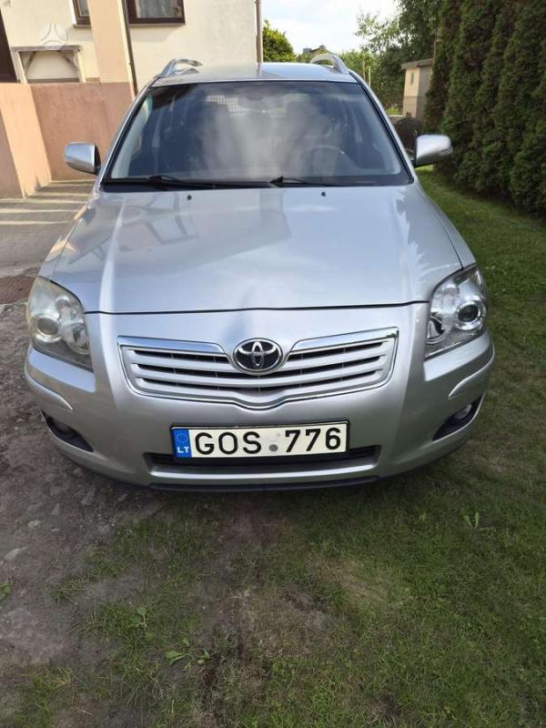 Pelēks Toyota Avensis 2008 Viļņa, ar dzinēja tilpumu 2.00 L un nobraukumu 251 tūkst. km par 1700 €, foto 1 vietnē AUTOMOTO.COM.LV